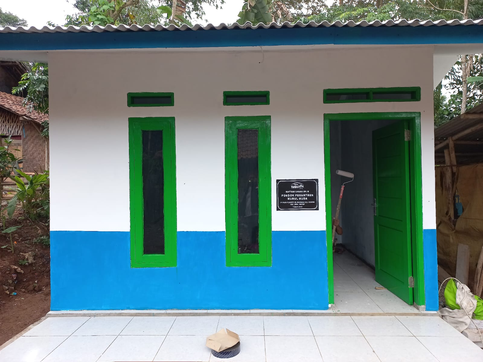 Puluhan Santri Tidur Berdesakan Di Bangunan Bambu Lapuk - Donasi Online