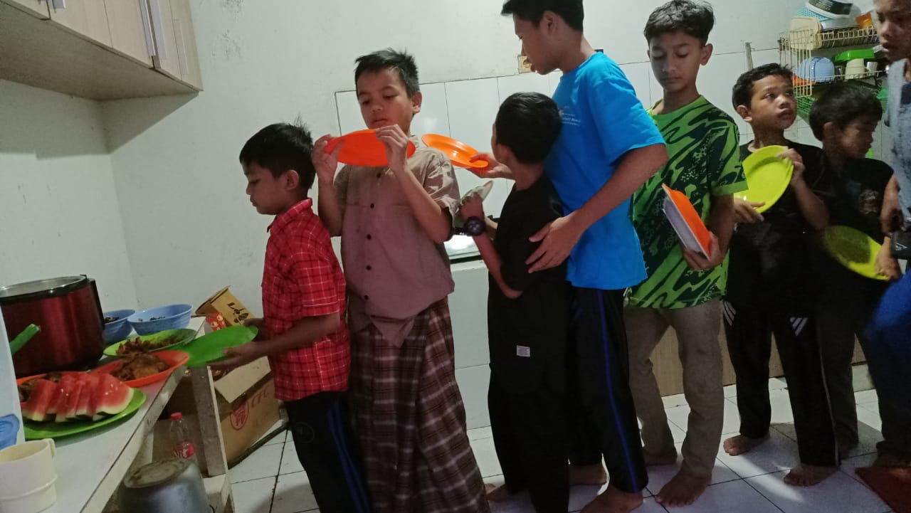 Sedekah 10 ribu Untuk Berbagi Buka Puasa Yatim Dhuafa - Donasi Online